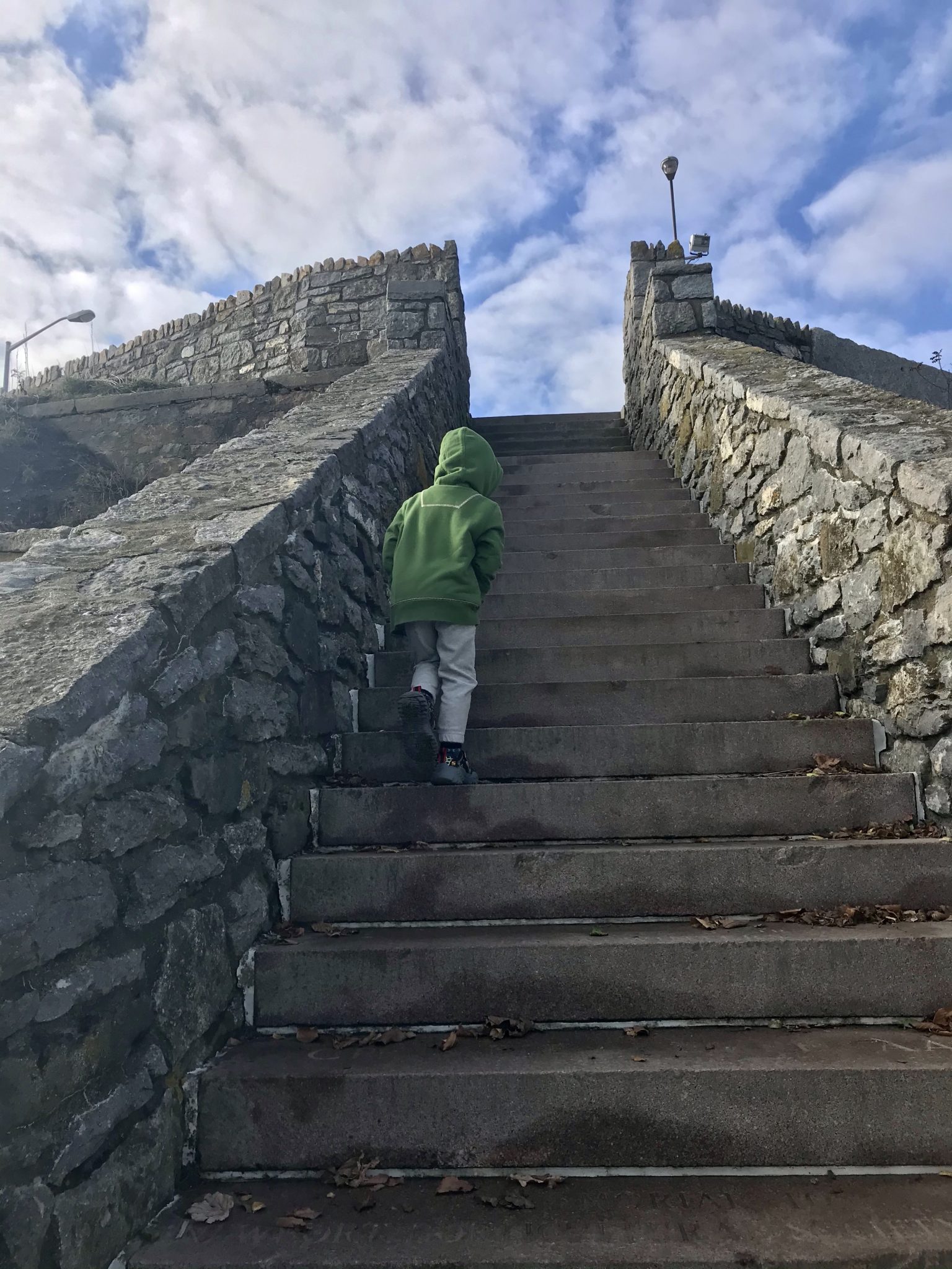 Cliff Walk - Activities in New England for Young Kids